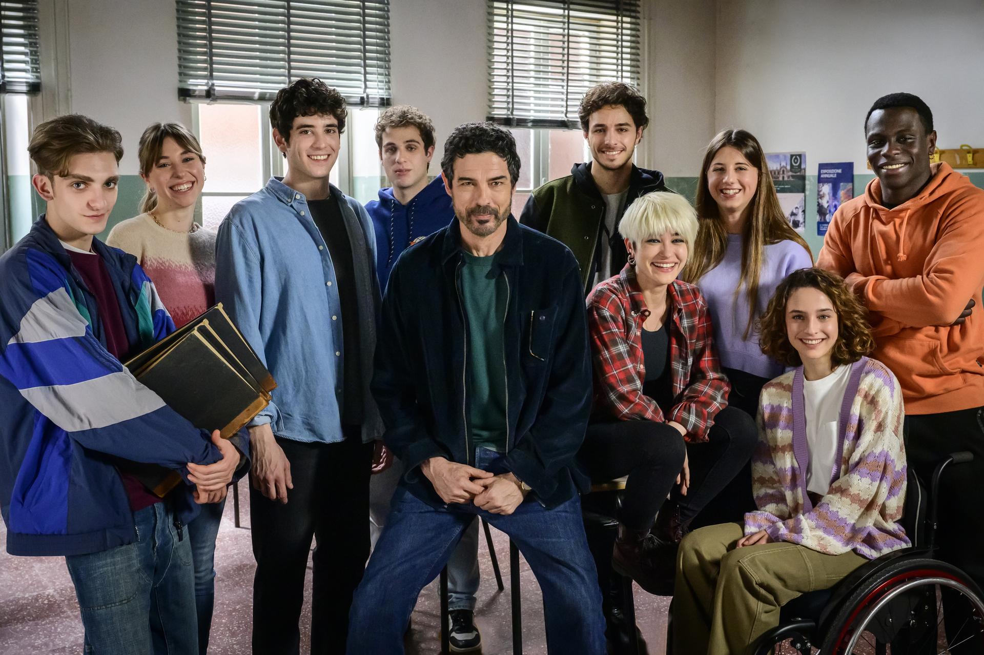'UN PROFESSORE' IN ONDA SU RAI1 IL 16 NOVEMBRE: PRESSBOOK E MATERIALI ...